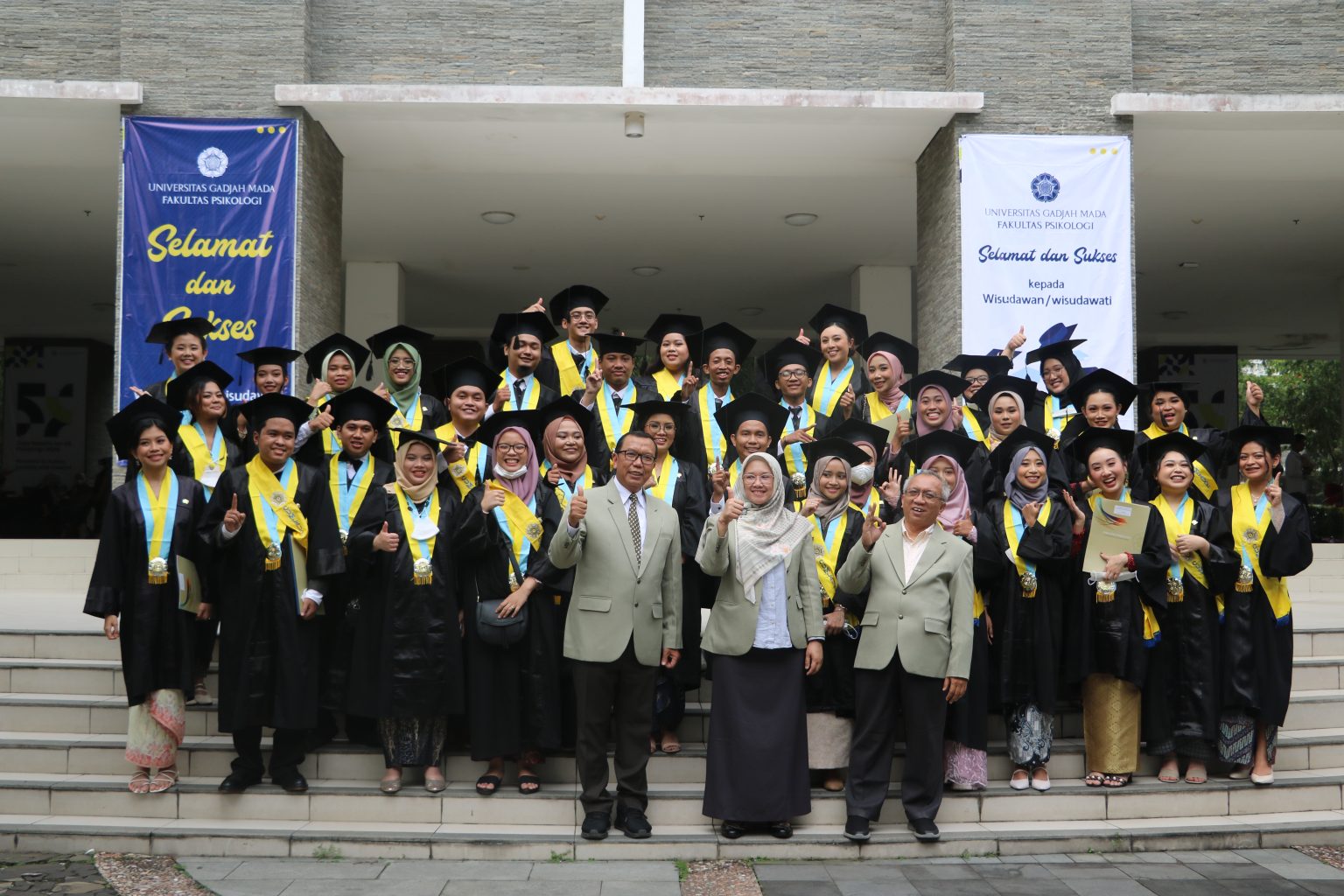 Pelepasan Wisudawan/Wisudawati Program Studi Sarjana Psikologi Periode I Tahun Akademik 2022/ ...