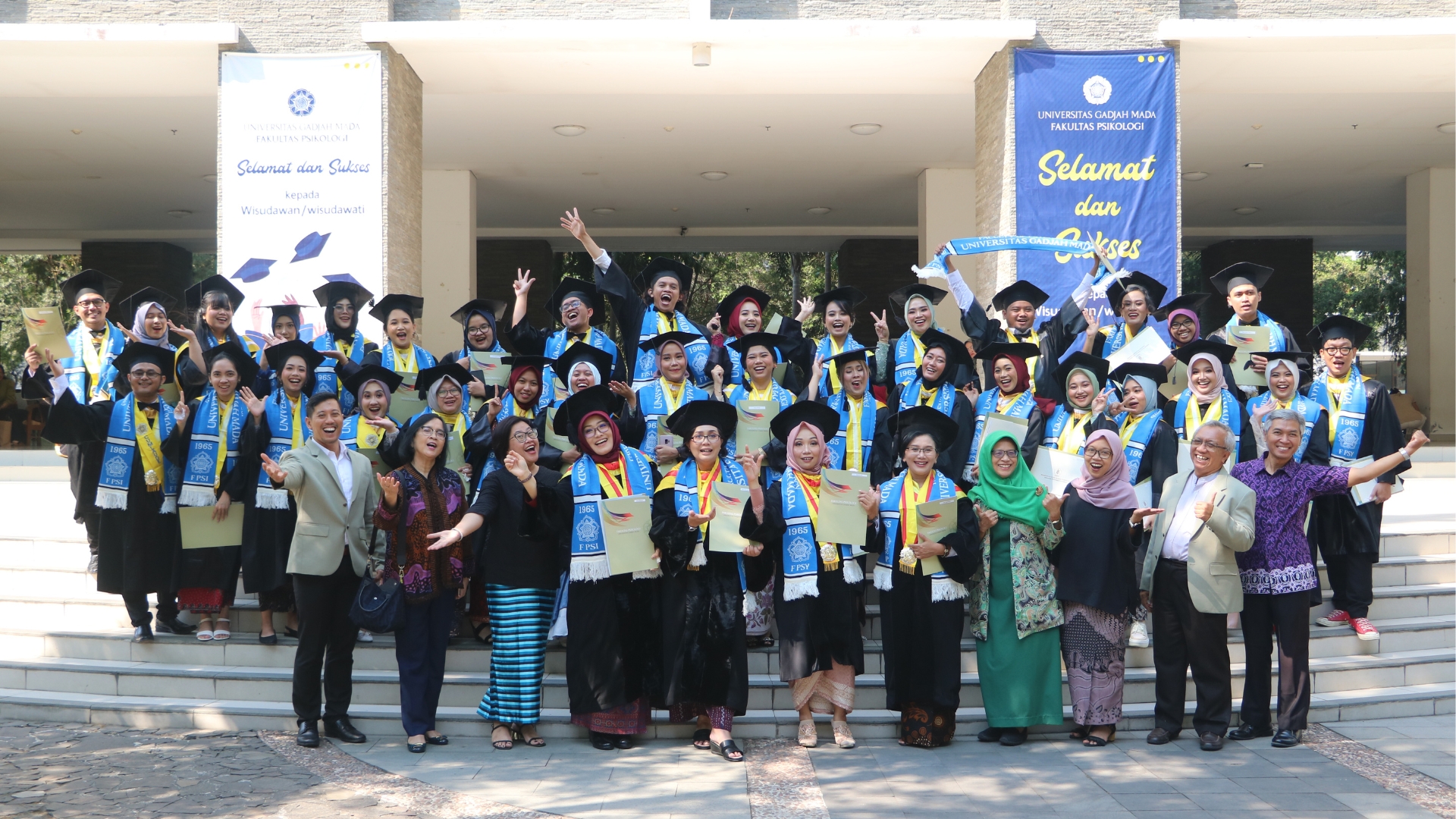 Pelepasan Wisudawan/Wisudawati Program Pascasarjana dan Pengambilan Sumpah Psikolog Periode I ...