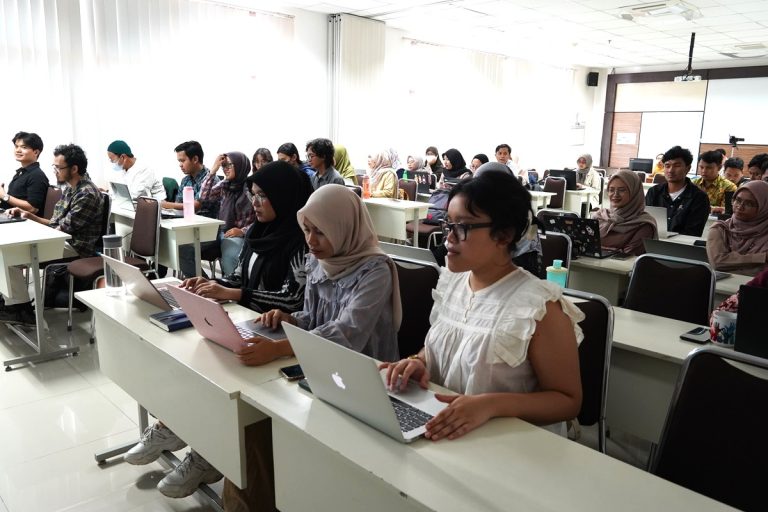 UIPTB Fakultas Psikologi UGM Gelar Pelatihan Python for Analysis ...